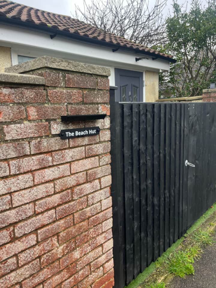 The Beach Hut, <100m From The Beach! - Hayling Island