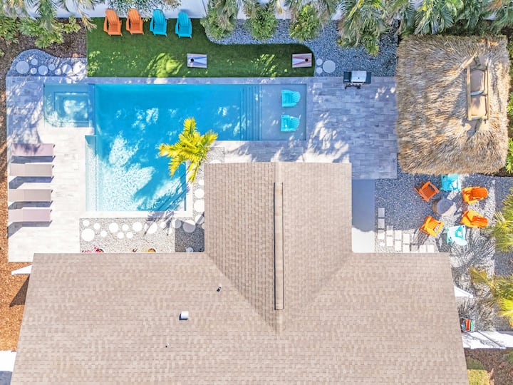 Pool • Hot Tub • Tiki • 4 Bdr • Near Img + Beach! - Bradenton, FL