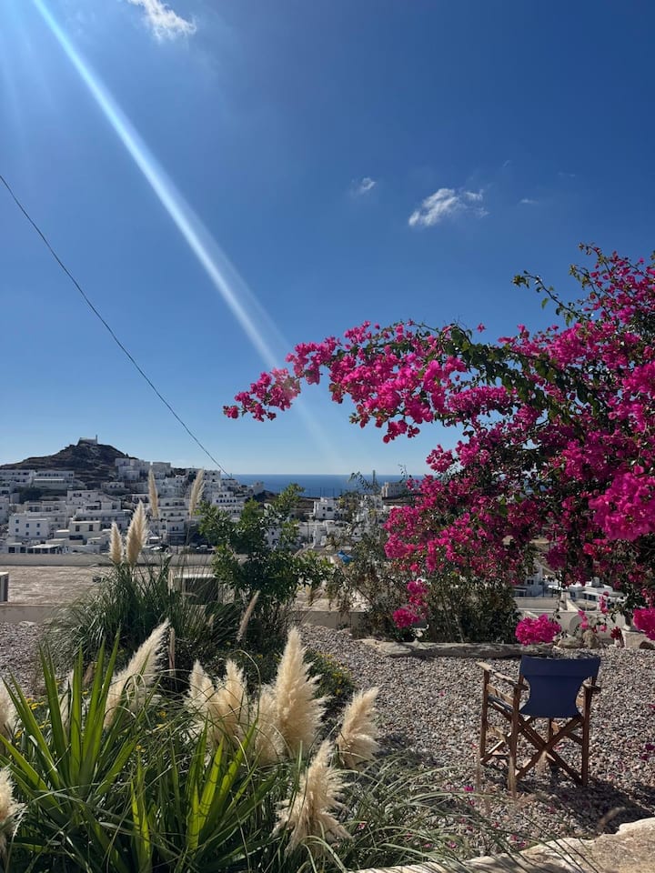 Στην καρδιά της Χώρας στην Ίο. - Ios