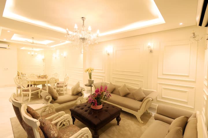In The Heart Of New Delhi + Private Courtyard - Delhi, India