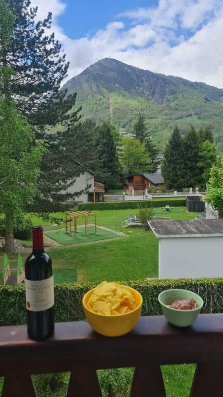 Saint Lary Soulan: Grand Appartement Dans Chalet - Saint-Lary-Soulan