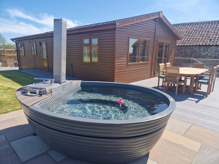 The Hut On The Hill, Sat In The Heart Of Somerset - Shepton Mallet