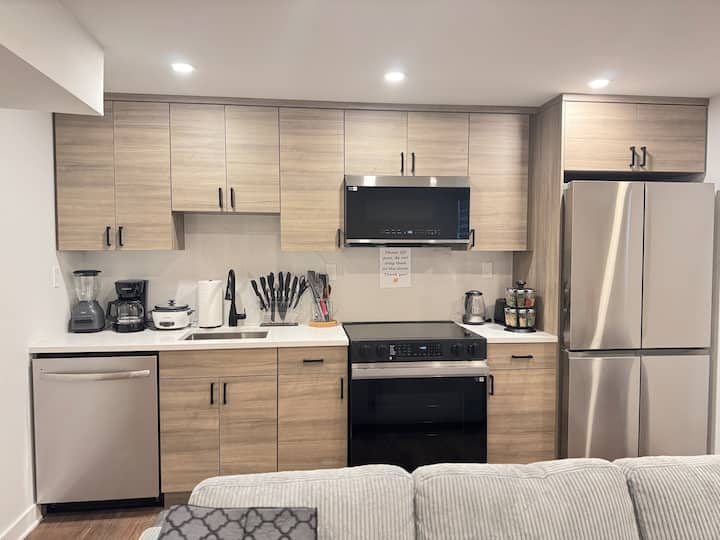 Cozy Haven! 1br King Size, Private Entrance - Ottawa
