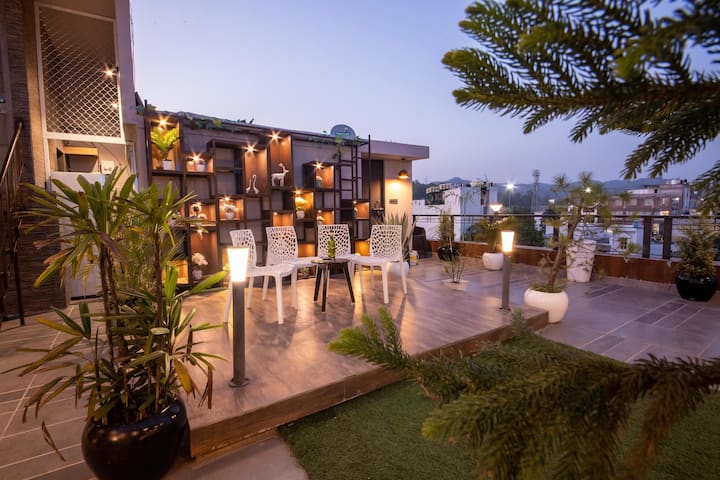 Relaxed Penthouse By Uv Stays | Terrace | Lift - Haridwar