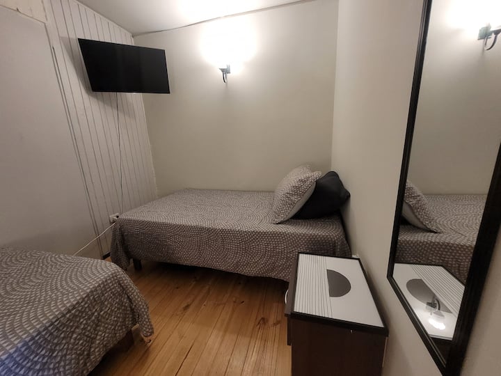 Habitación Doble En Hostal La Casa Del Jardín - Colina