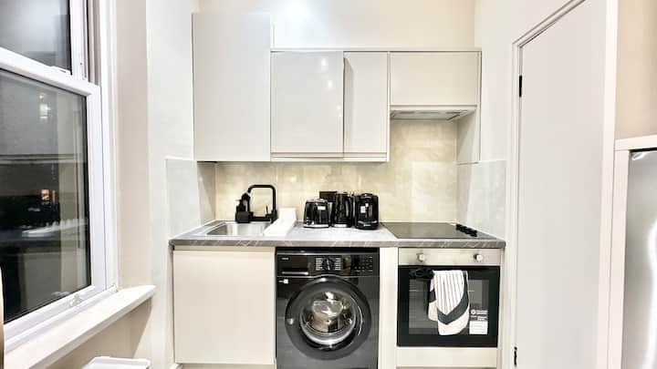 Luxury Modern Studio Kensington King Bed Near Tube - Victoria