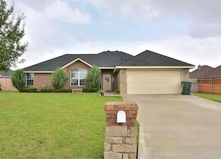 Blue Haze At Swift Water | 3 Bedroom 2 Bath - Abilene, TX