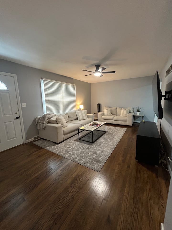 Corder St. Retreat-perfect Kc Area, 2 Queen Beds - Lee's Summit, MO