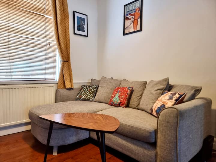 Ideal For Uhw & City Centre, Parking - Cardiff