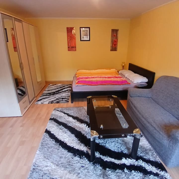 Ruhige Möblierte Einliegerwohnung Mit Stellplatz - Sankt Augustin