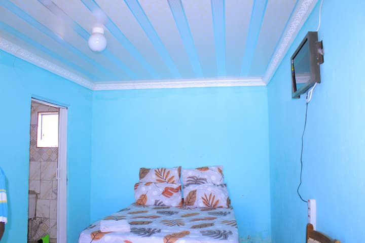 Equatorial Guesthouse With Excellent Comfort. - Tlhabane