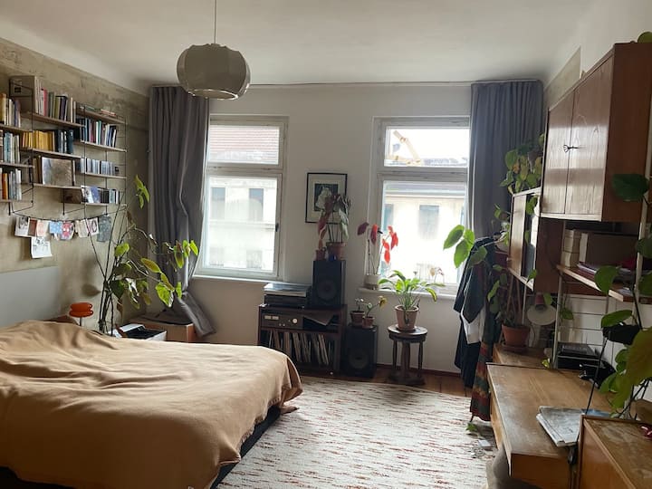 Charmante Altbauwohnung Mit Kachelofen - Leipzig