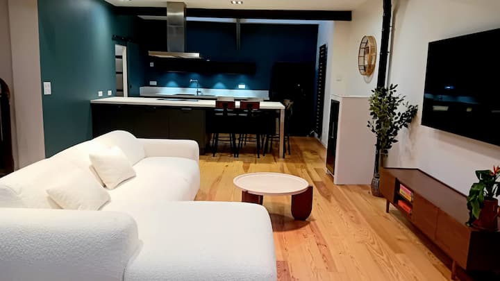 Duplex Atypique 100 M² Calme, Terrasse/hypercentre - Hautes-Pyrénées