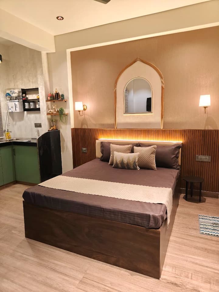 Chic Studio | Fast Wifi | Near Airport & Wtp I Pvt - India