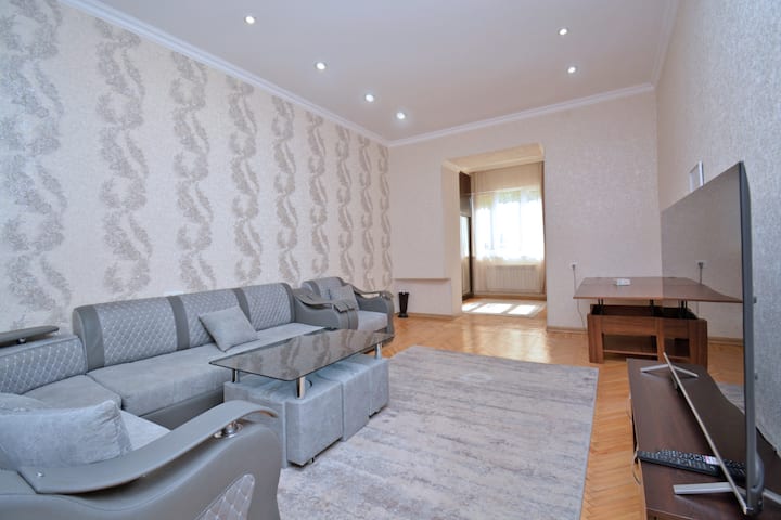 Apartment In The Center Of Yerevan (Like Home) - Jerevan