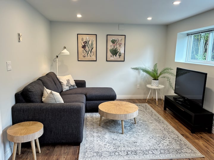 Moodyville Home Away From Home - North Vancouver