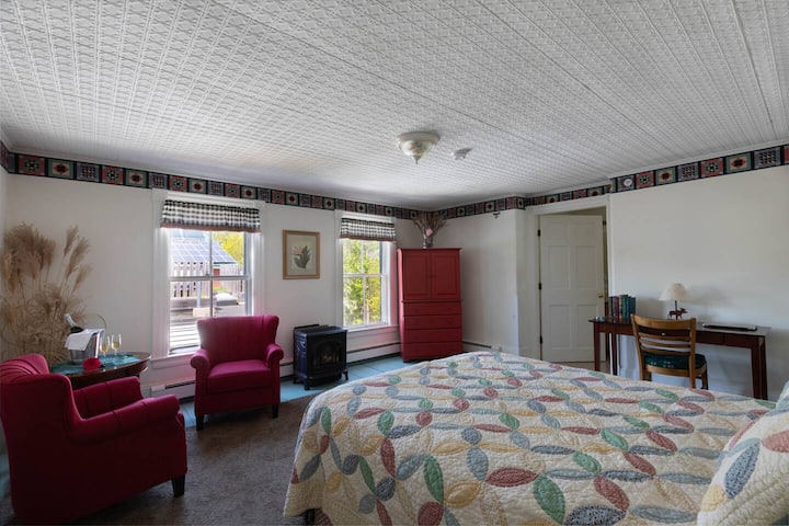 Maple Hill Farm Inn, Room 2 - Whirlpool Tub, Deck - Augusta, ME