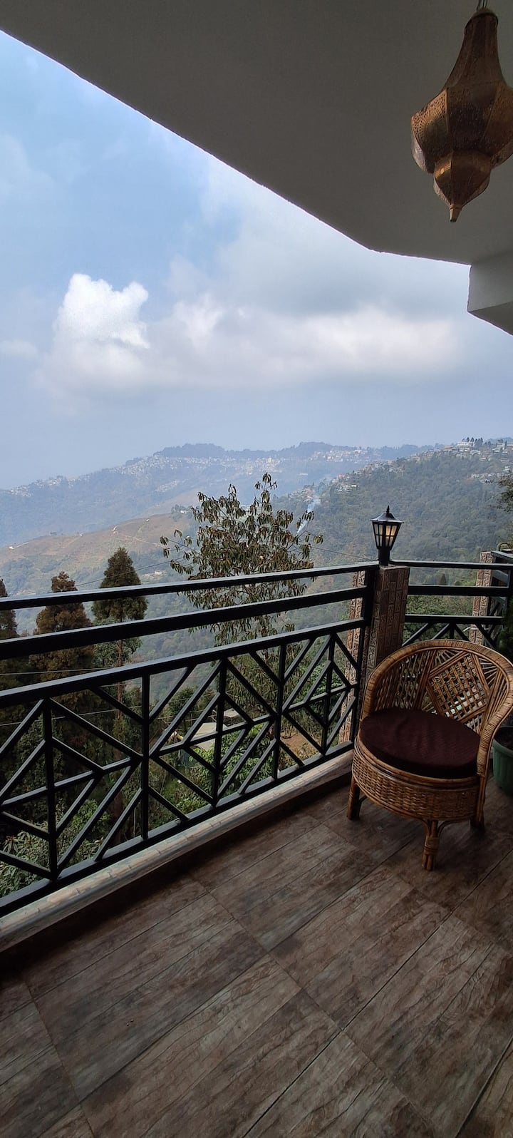 Montserrat: Balcony Room +Free Breakfast @ Belmont - Darjeeling