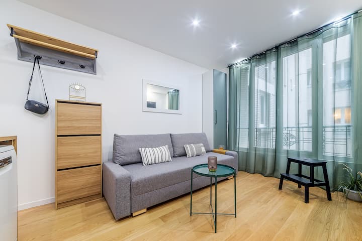 Studio Moderne 18ème, Montmartre - Théâtre des Champs-Elysées