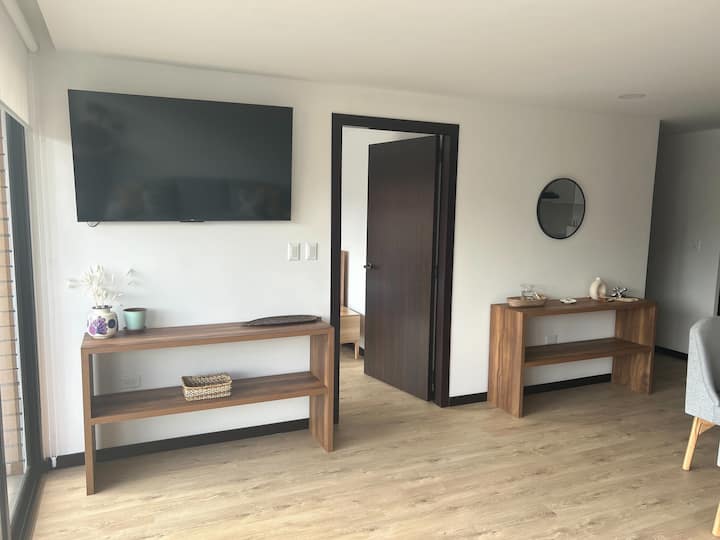 Departamento Moderno En Zona Tranquila De Cuenca - Cuenca
