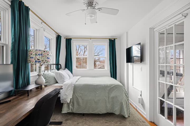 Midtown Gem • Walk To Parks And Trails W/ Parking - Buckhead, GA