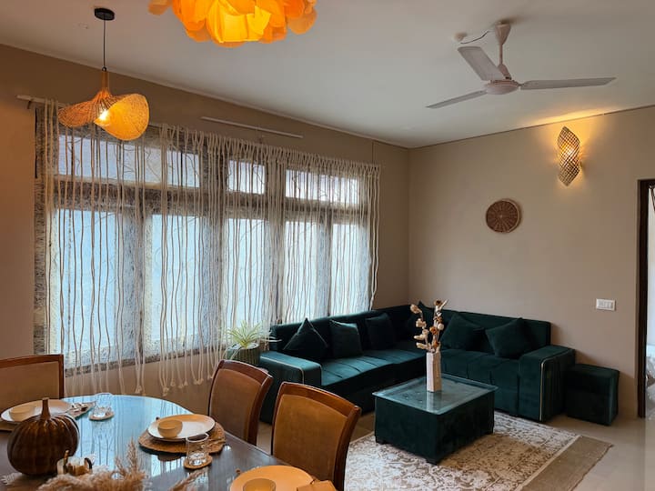 Casa Earth · Rise | Premium Boho 2bhk Central - Indore