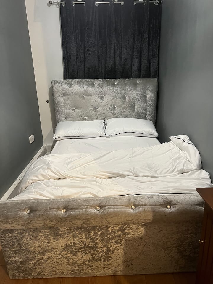 Home To Home
0.4 Mi To The Metro 9 Minutes Walk - Sunderland