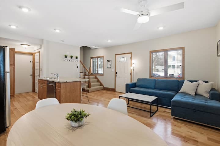 Bryn Mawr | City + Nature | 2mi To Downtown - Minneapolis, MN