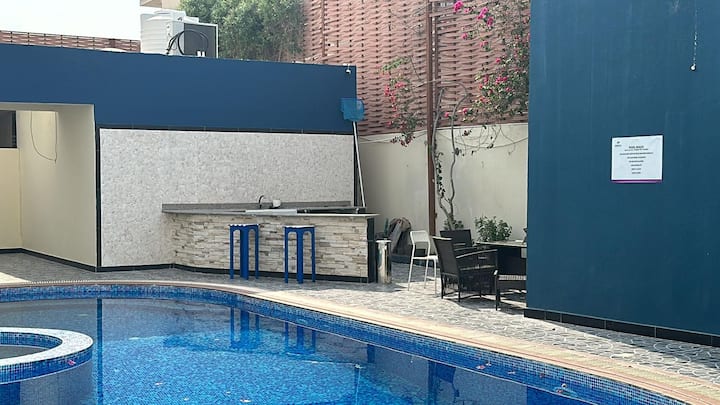 Modern Apartment With Pool Access - Qatar