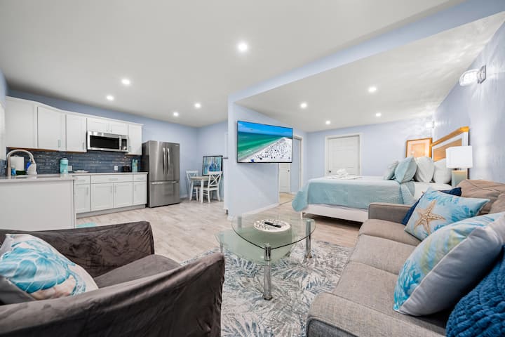*Seaglass Suite At Siesta Shores. Sleeps 2.* - Siesta Key, FL