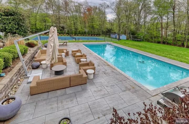 Nj Home Near Metlife | Pool & Tennis - Yonkers, NY