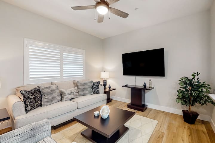 Chic 1br 1st-floor | Pool | Dog Friendly | W/d - Tucson, AZ