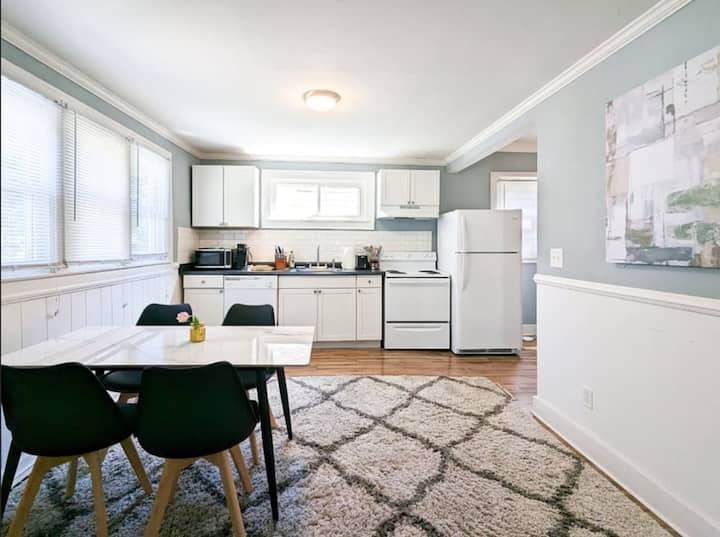 Spacious 3 Bed 1.5 Bath Near Moron Trail! - Indianápolis