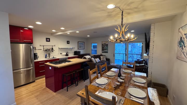 Creekside Deck! Walk To Town! River Run 1/2 Mile! - Ketchum, ID