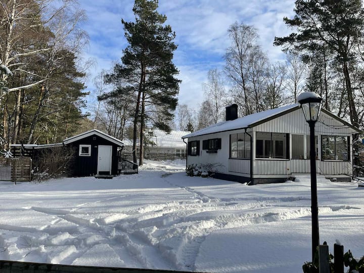 Sommarstuga, 5 Min Promenad Från Stranden - Mellbystrand