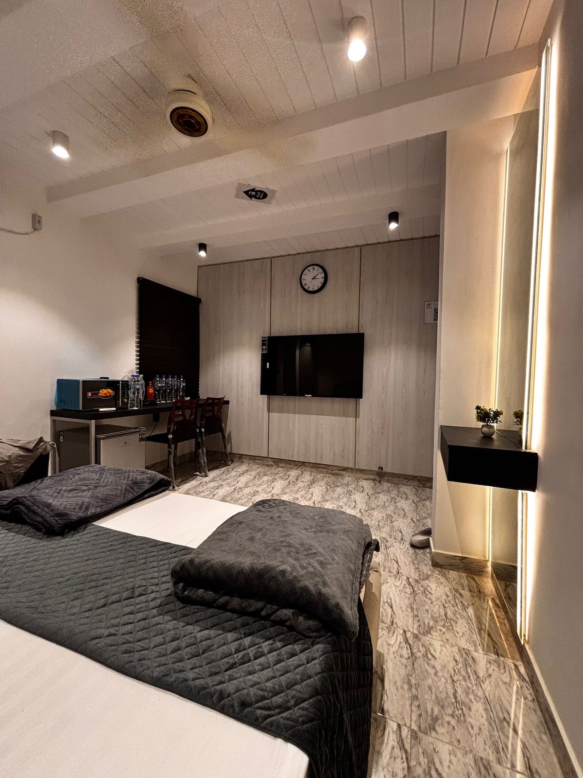 Skyline Studio en la azotea Gulshan Block 7 - Casas en renta en Karachi ...