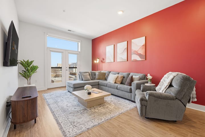 Carolina Horizon | Pool, City Views, Free Parking - Cotswold - Charlotte