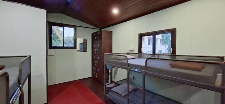 Halfway Home Peaceful Backpacker Dorm Near Beach - Gokarna