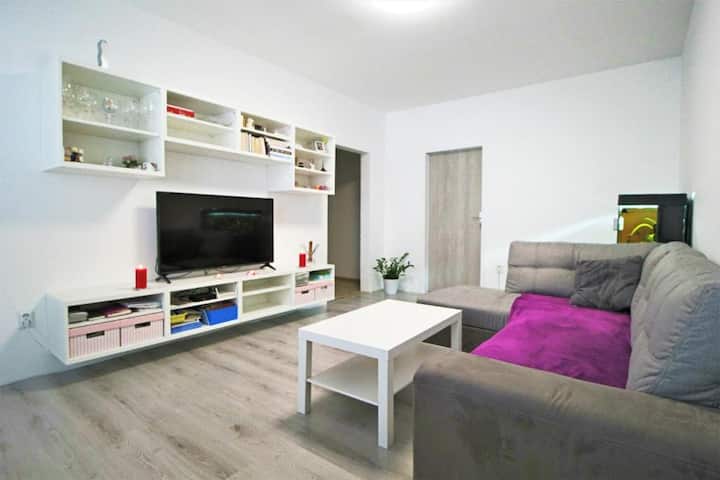 Elegant Escape Apartment Iv - Free Parking - Bratislava