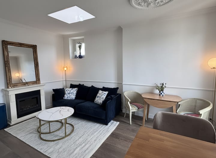 ÉLégant 2 Pièces Plein De Charme Et Très Lumineux - Garches