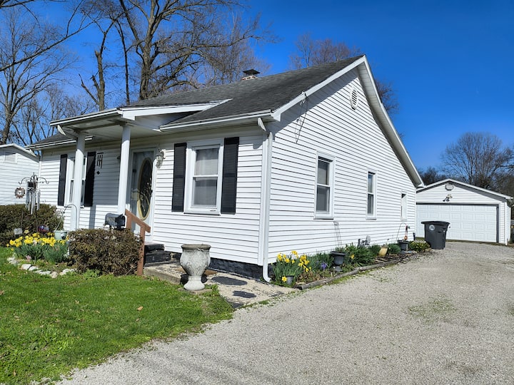 Grandmas Cozy Place. - Evansville, IN