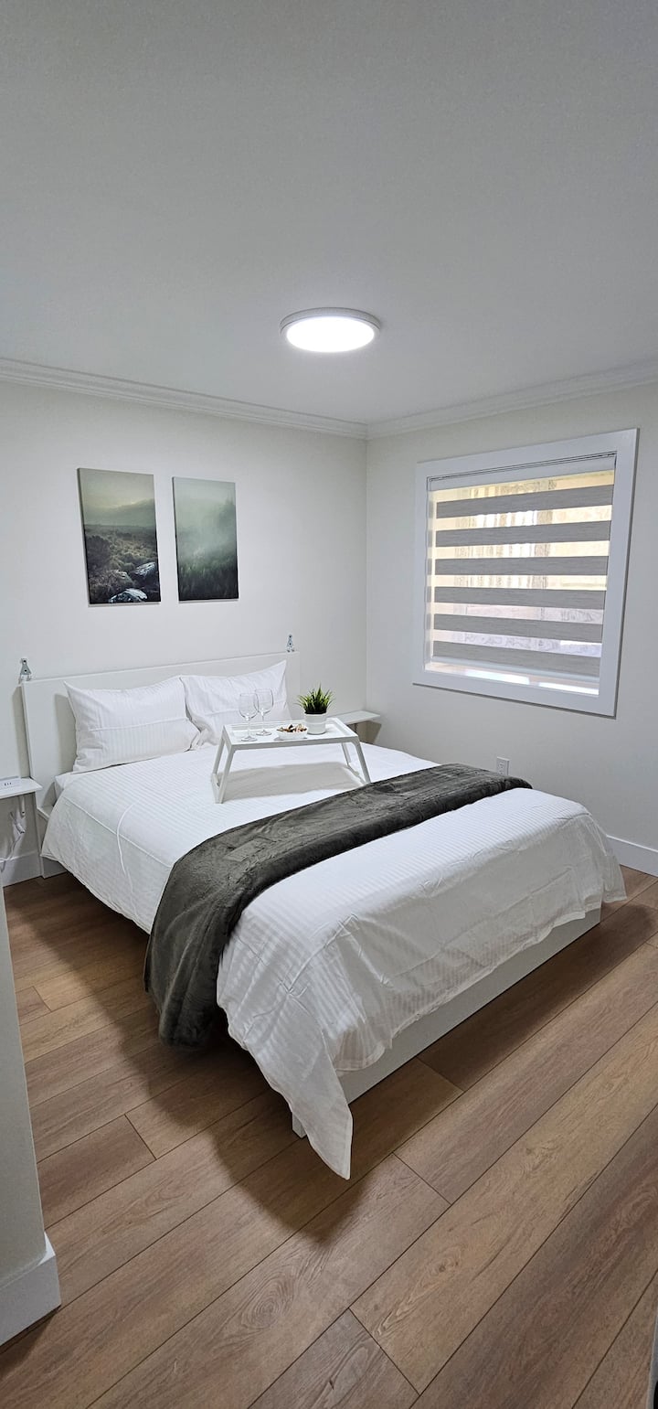 Modern & Private 2-bedroom Suite - Warm & Friendly - Langley