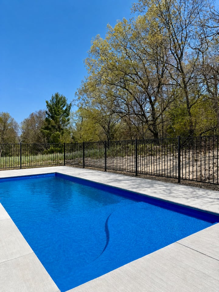 Modern Dunes Retreat | Pool | Hot Tub | Fire Pit - Stevensville, MI