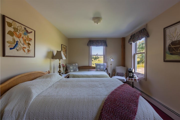 Maple Hill Farm Inn, Room 7, Ada Room - Augusta, ME