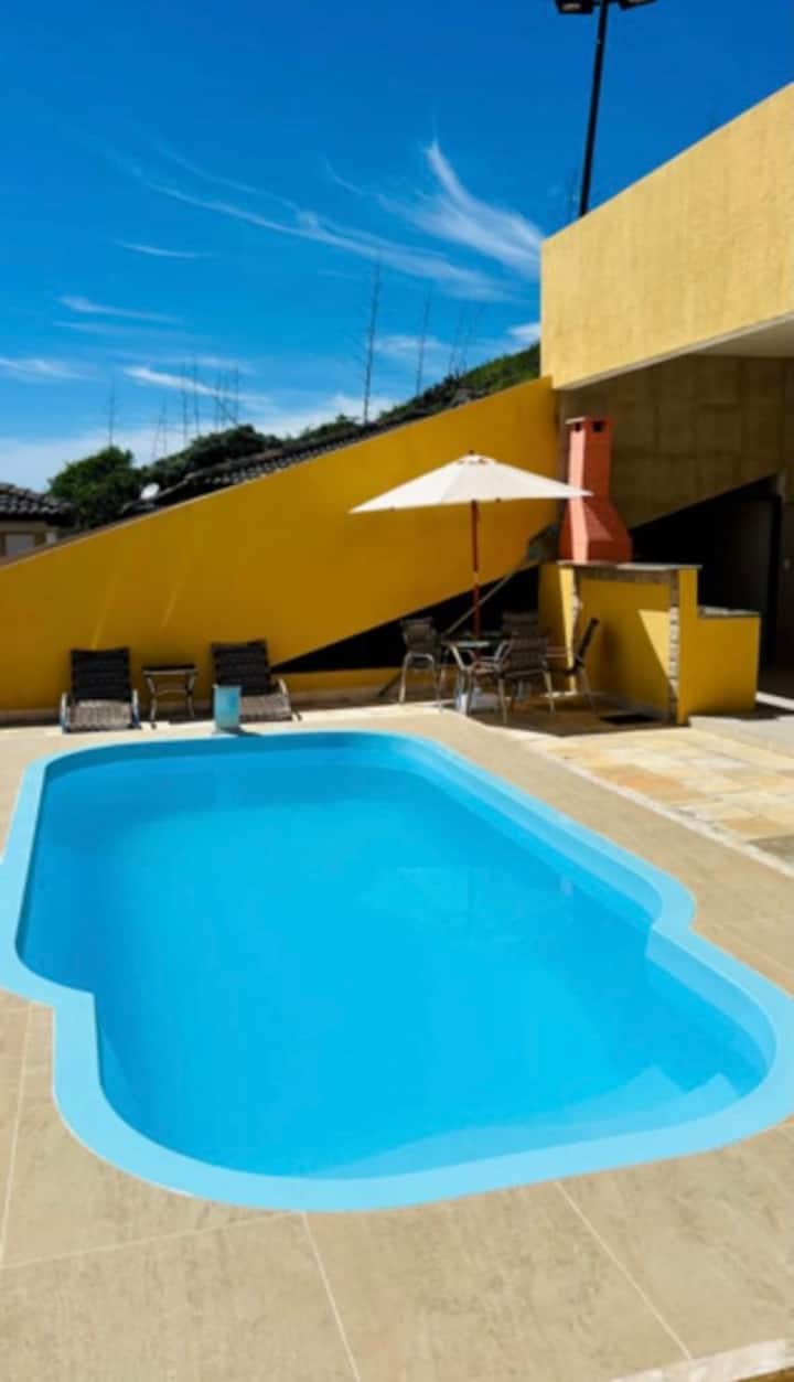 Casa Em Condomínio Com Piscina, 3 Qtos E Garagem. - Cabo Frio