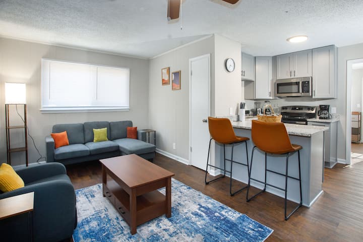 Casa Juniper: Cozy Retreat - Modern 1br In Macon - Macon, GA