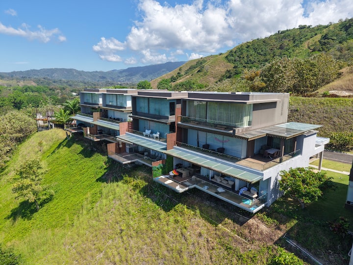 Hermoso Y Lujoso Apartamento Con Vista Al Mar - Playa Herradura