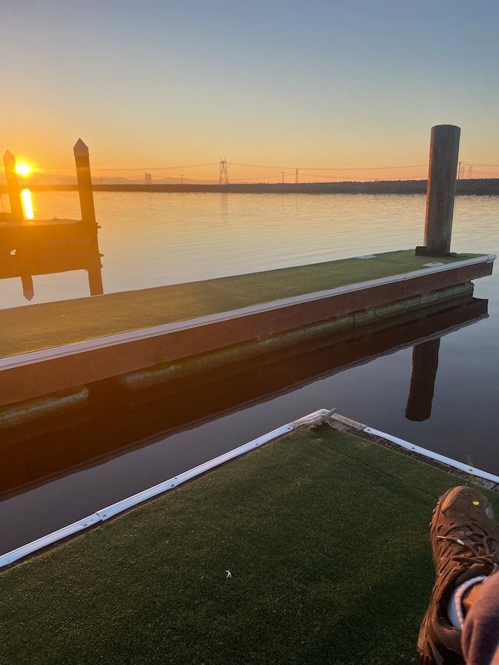 Live/work Waterfront Loft - Discovery Bay, CA