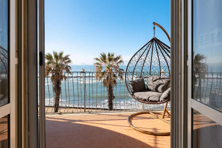 Face à La Mer Avec Balcon • Détente - Torre del Greco