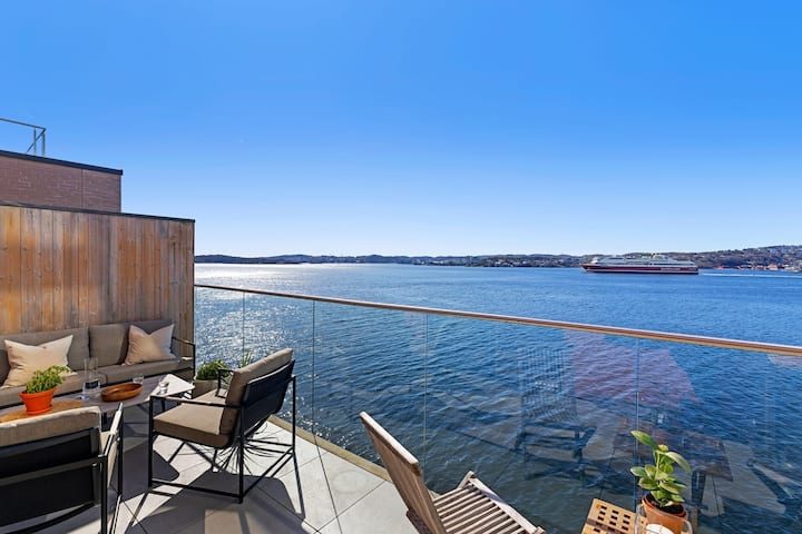 Balkong Med Sjøutsikt I Sentrum Med Parkering - Kristiansand